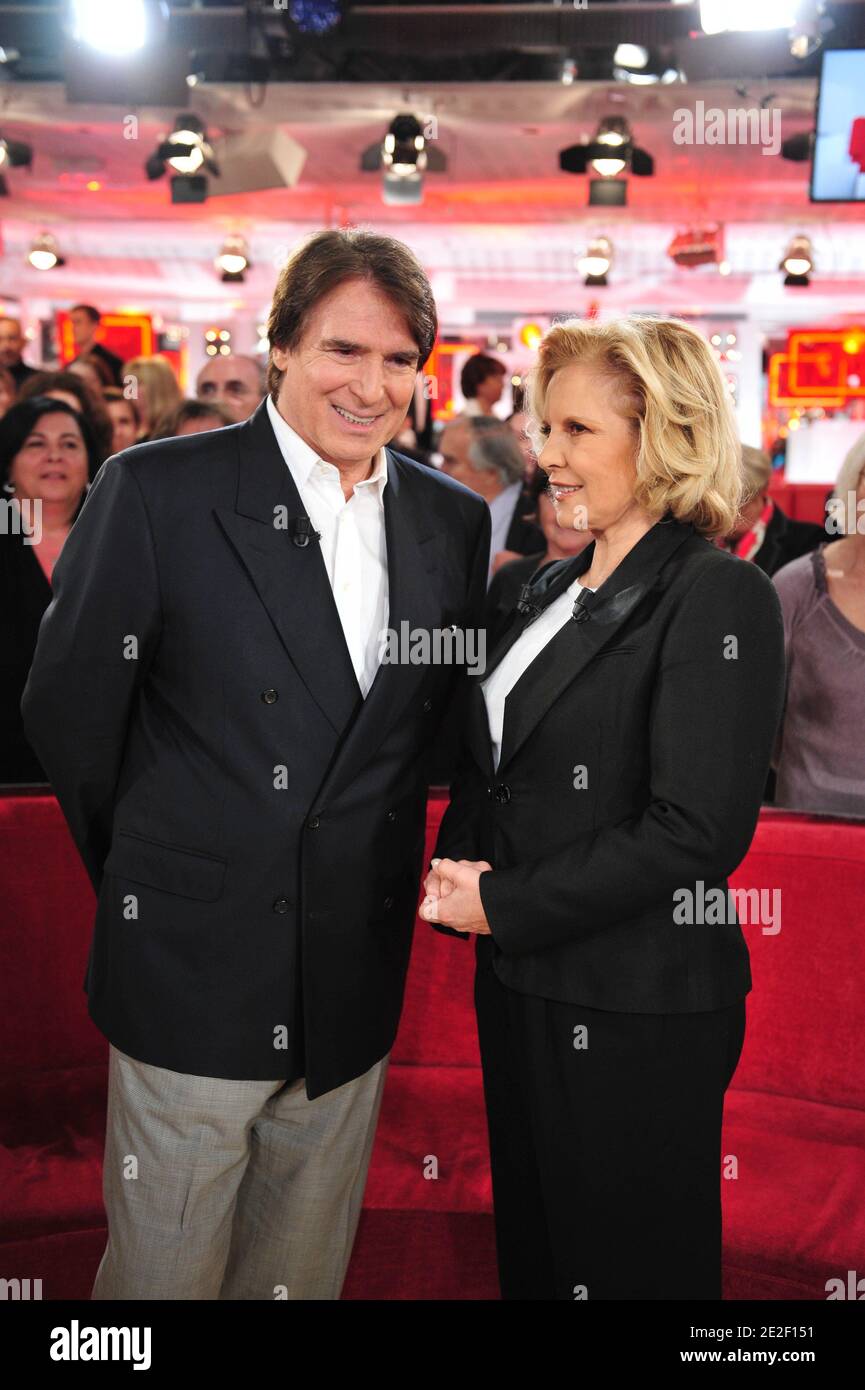 Sylvie vartan and husband hi-res stock photography and images - Alamy