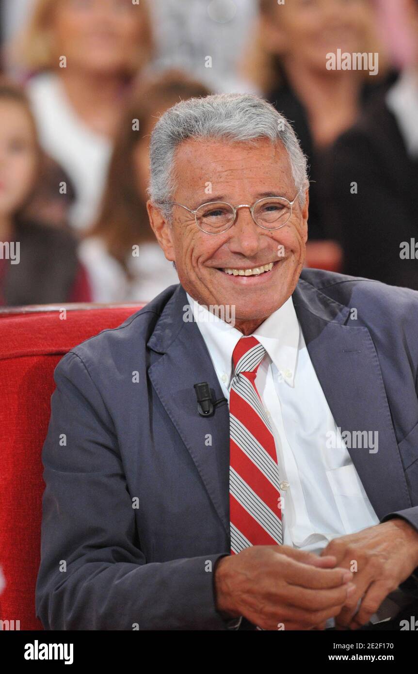 Jean Marie Perrier at the taping of Vivement Dimanche on November 15 ...