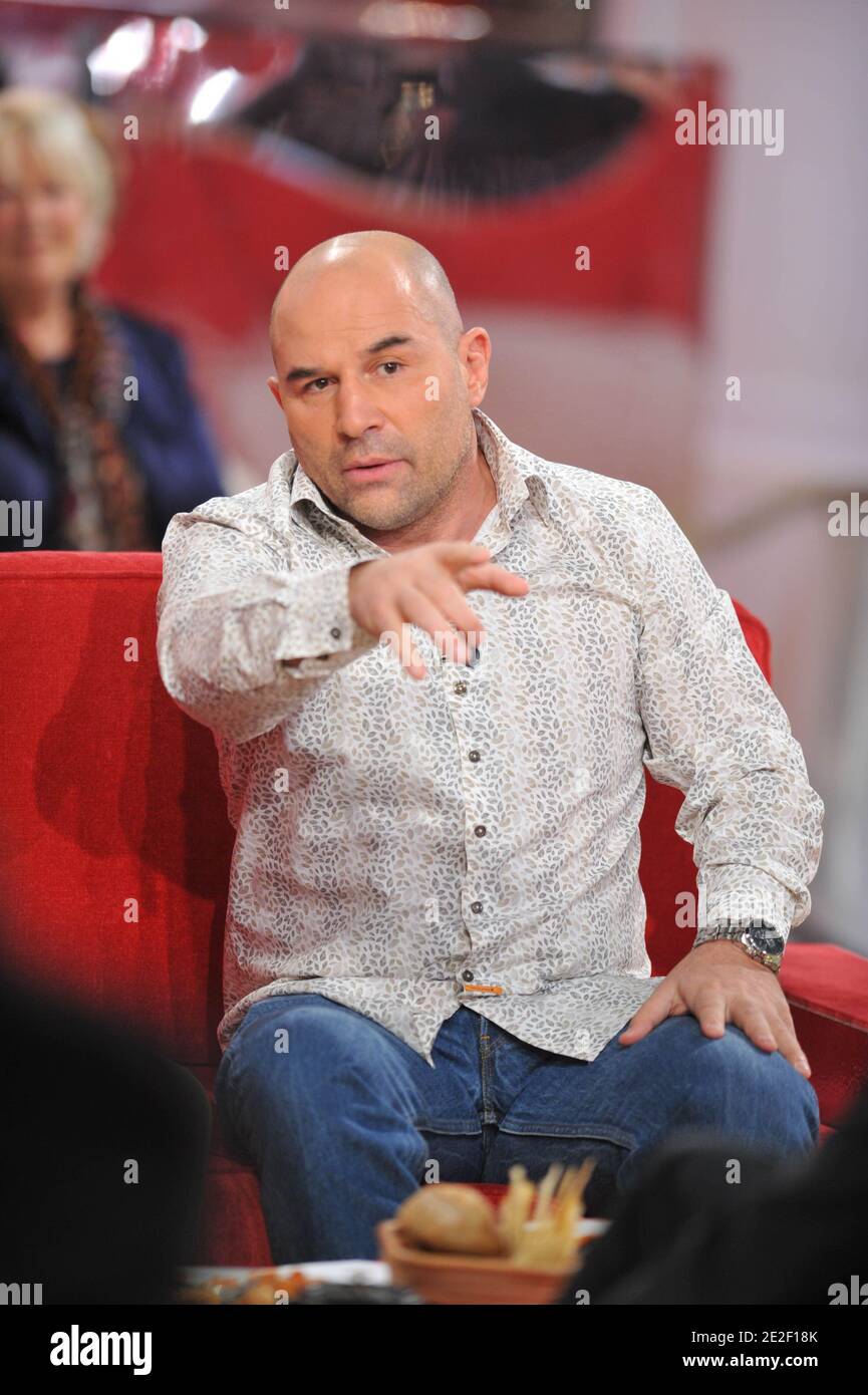 Vincent Moscato at the taping of Vivement Dimanche on November 14, 2011 ...