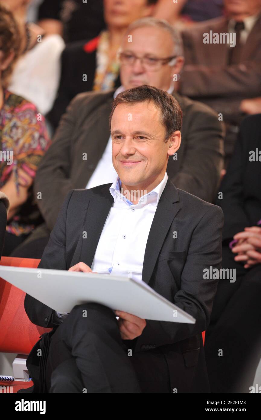 Cartoonist Emmanuel Chaunu at the taping of Vivement Dimanche on ...