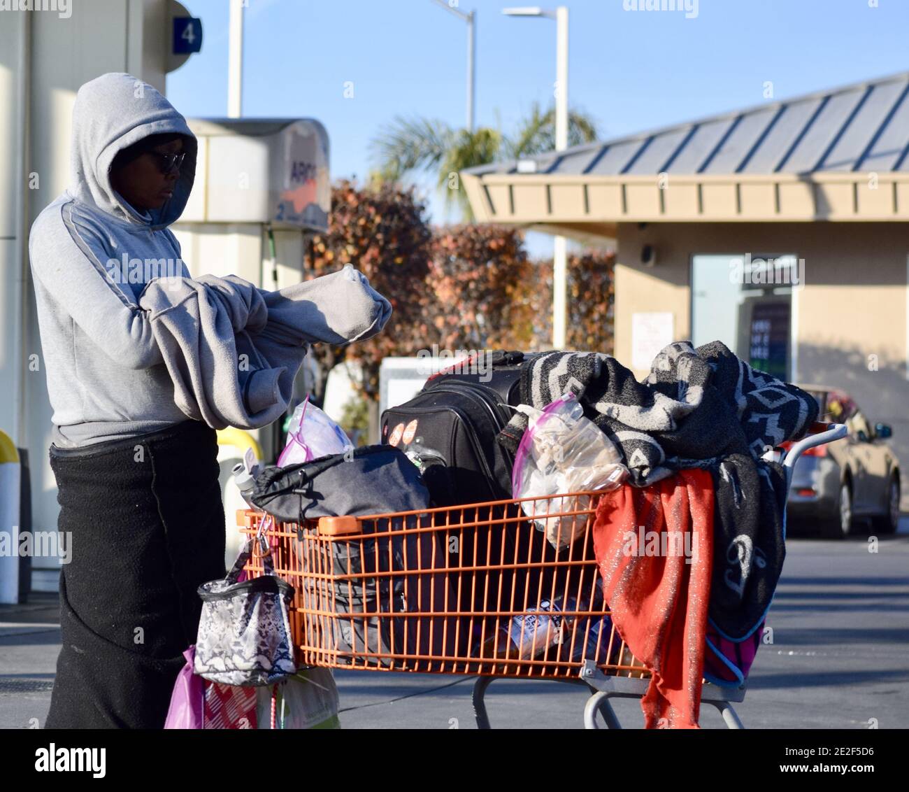 Homeless people photos hi-res stock photography and images - Alamy