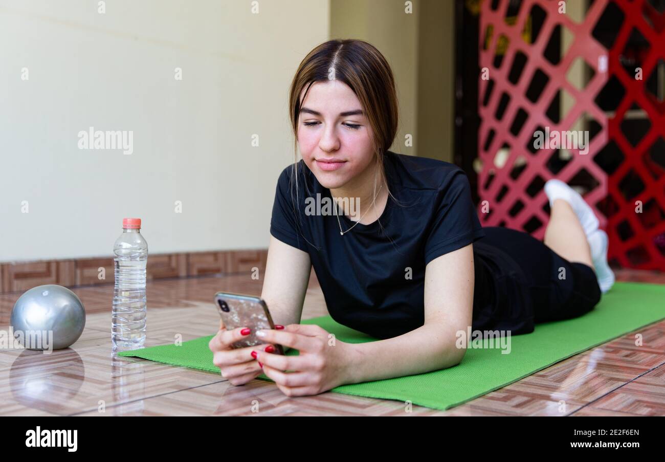 Home exercises hi-res stock photography and images - Alamy