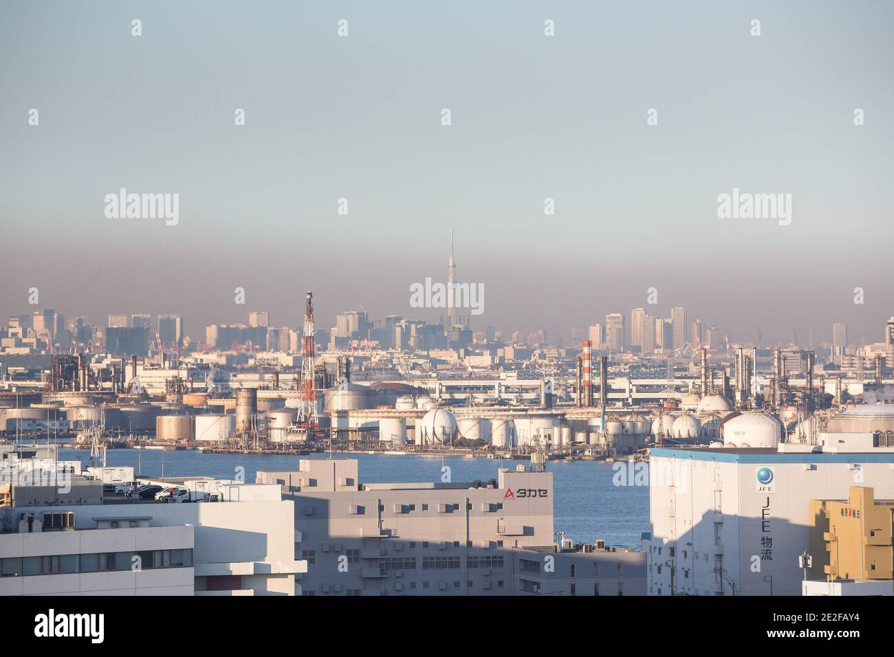 Kawasaki, Japan. 13th Jan, 2021. Tokyo Sky Tree covered in a smog cloud ...