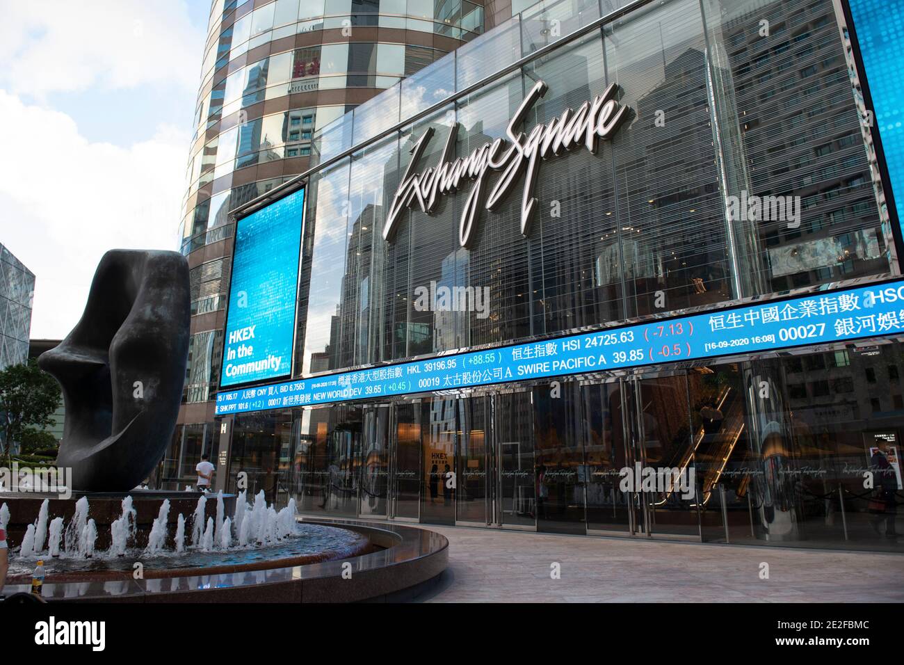 Bus hong kong exchange square hi-res stock photography and images - Alamy