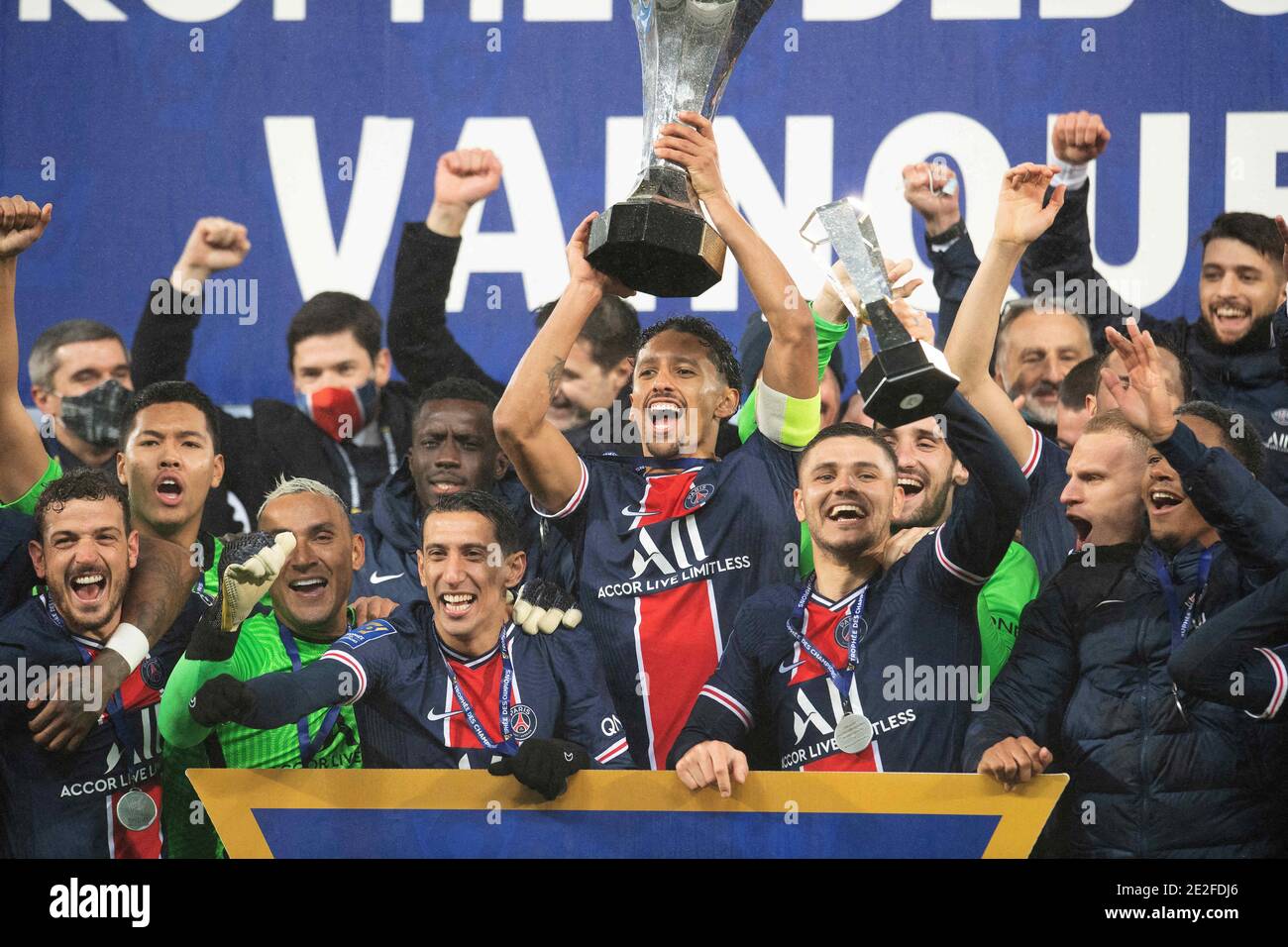 Di maria psg trophy hi-res stock photography and images - Alamy