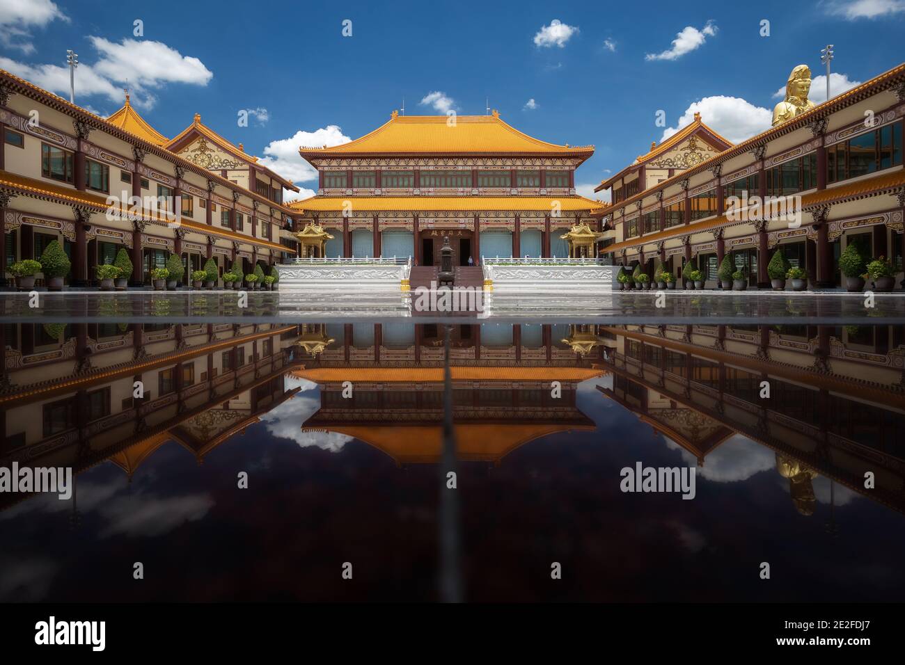 Fo guang temple china hi-res stock photography and images - Alamy