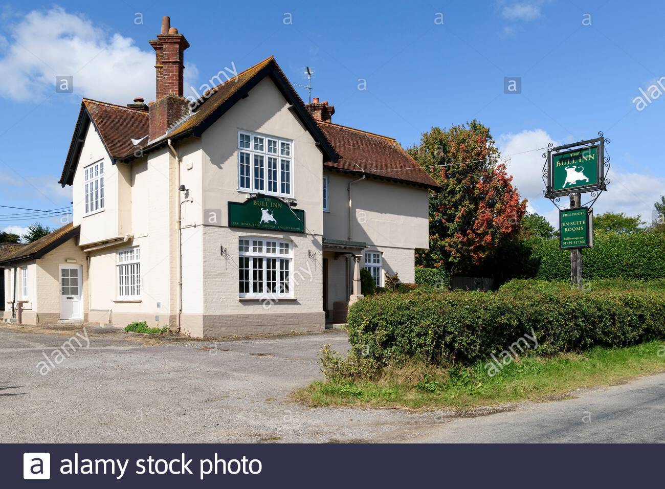 Pub Out Of Business High Resolution Stock Photography and Images - Alamy