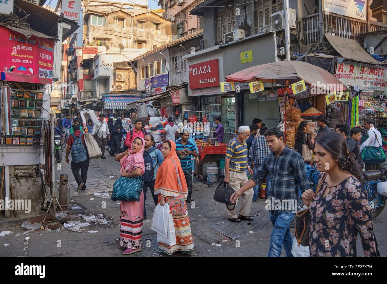 Zaveri hi-res stock photography and images - Alamy