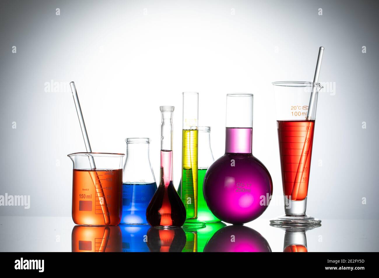 Science flasks colors hi-res stock photography and images - Alamy