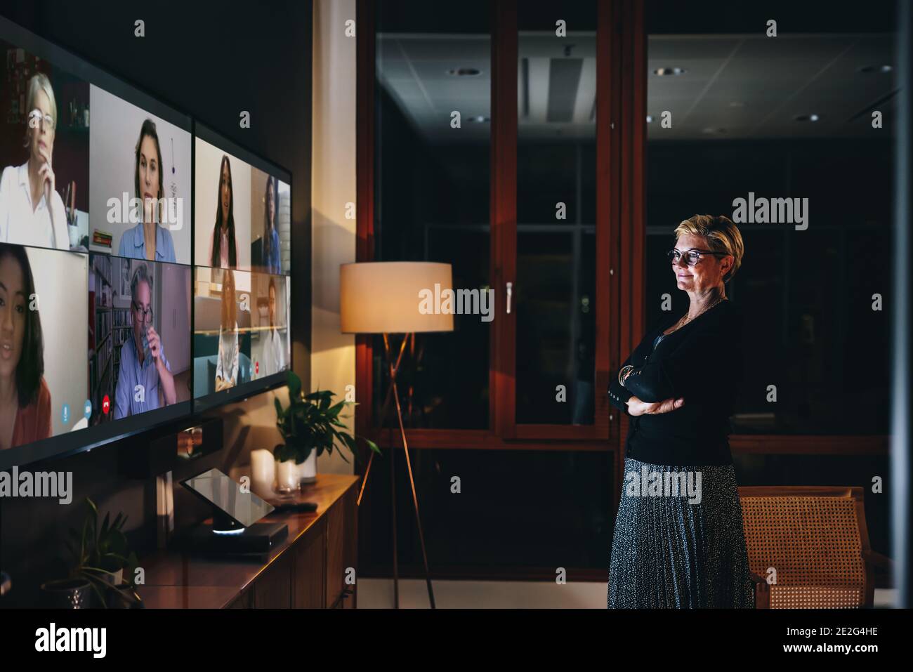 Call at night hi-res stock photography and images - Alamy