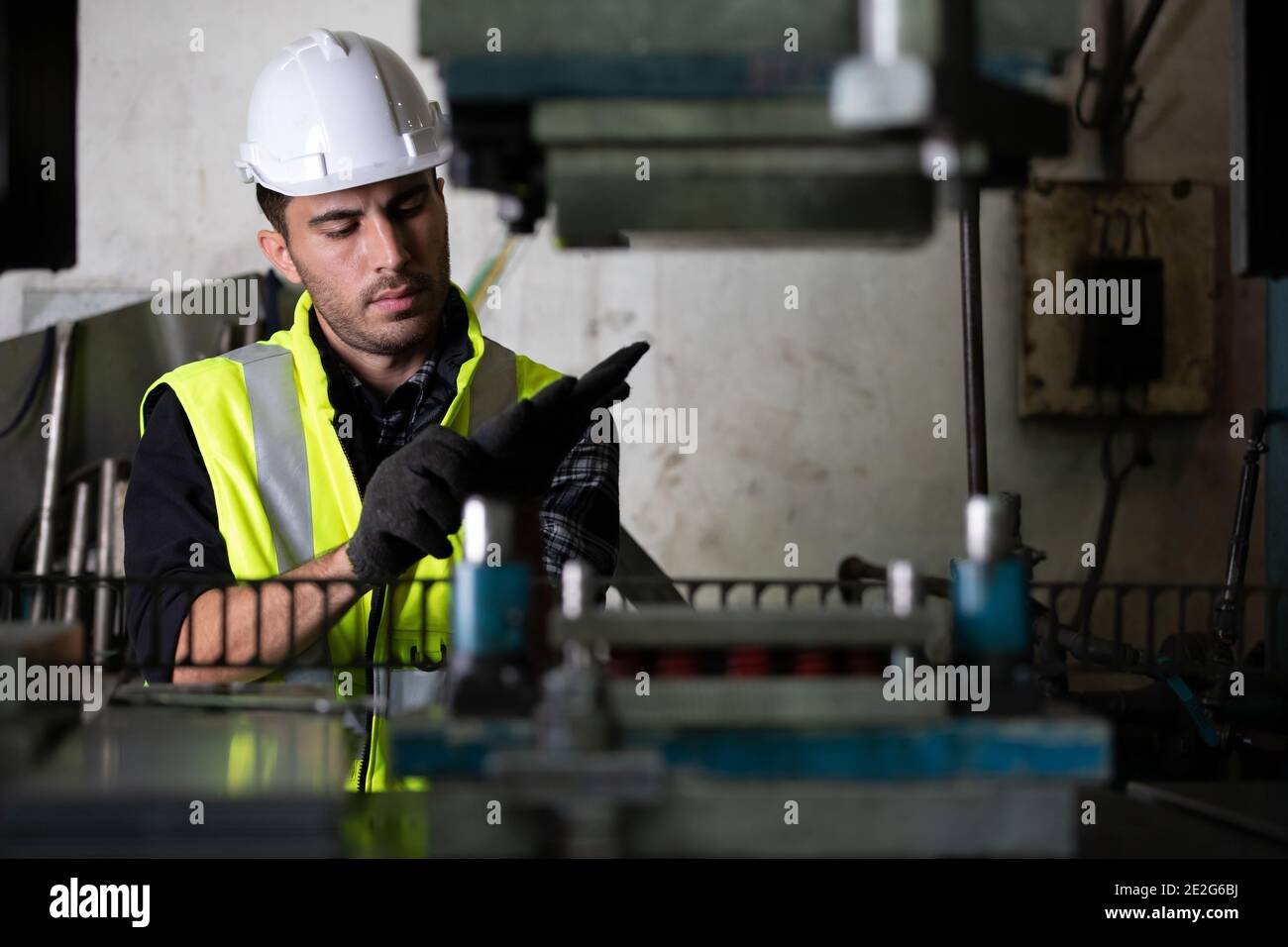 mechanical engineer wearing gloves prepare to fix the machine Stock ...