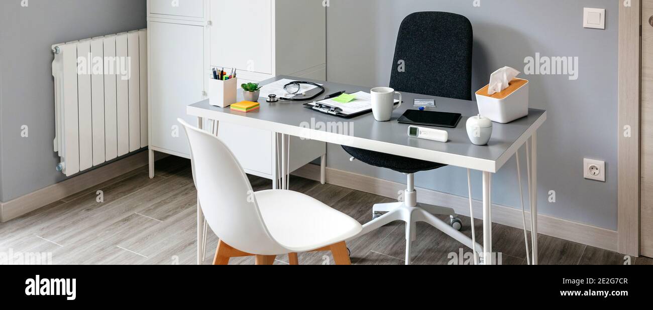 Interior empty doctors office hi-res stock photography and images - Alamy