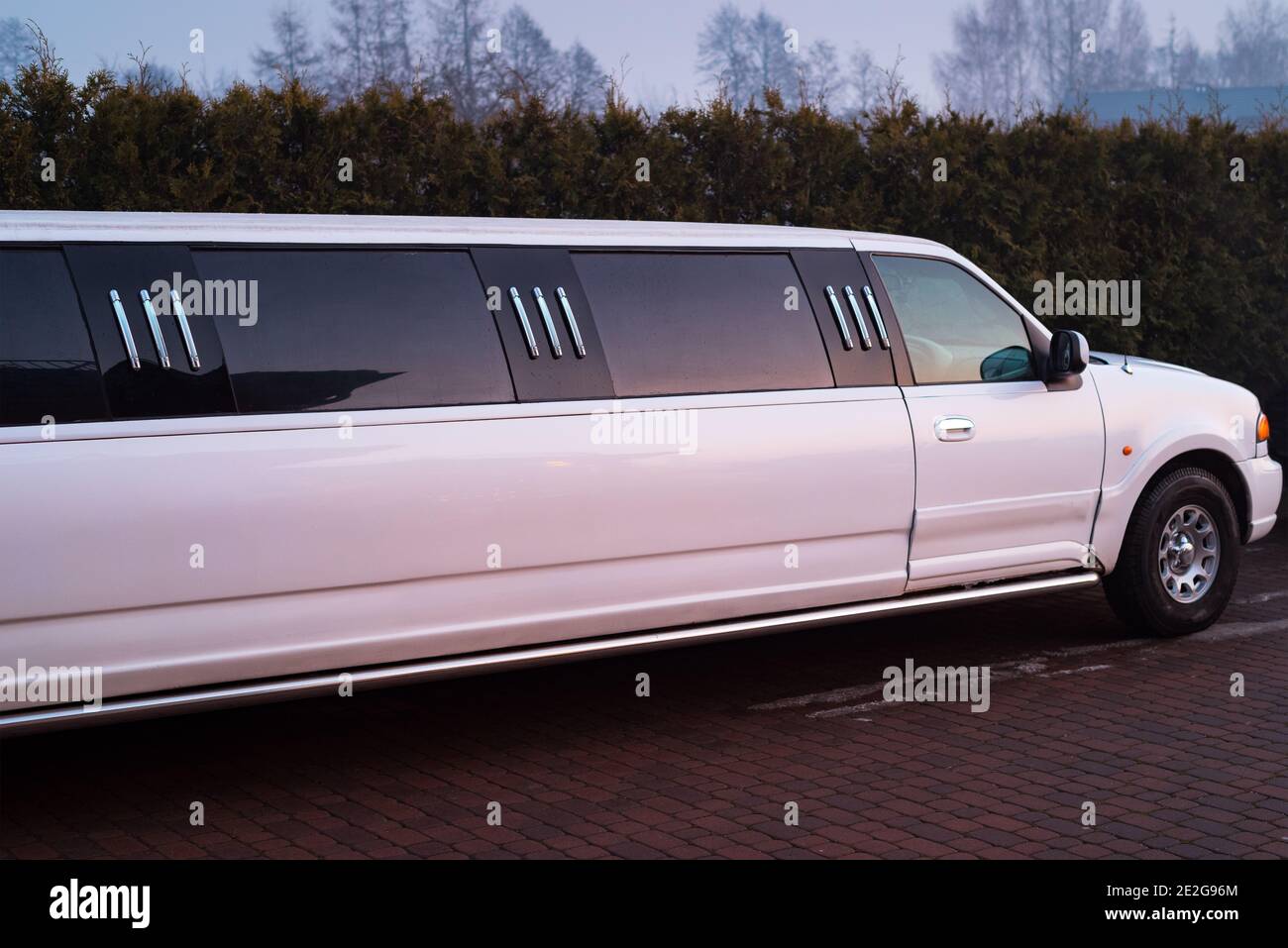 Long limousine hi-res stock photography and images - Alamy