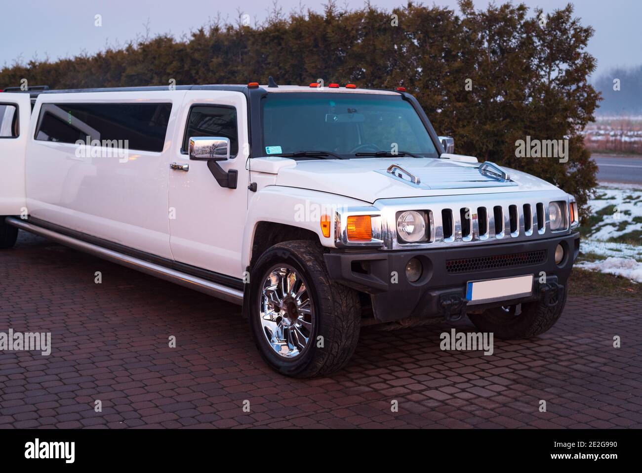 Black limousine luxury vip hi-res stock photography and images - Alamy