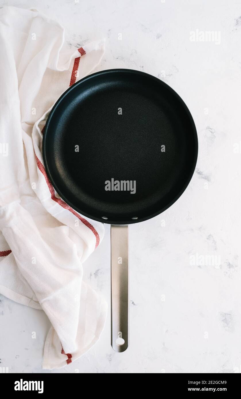 Quality skillet hi-res stock photography and images - Alamy