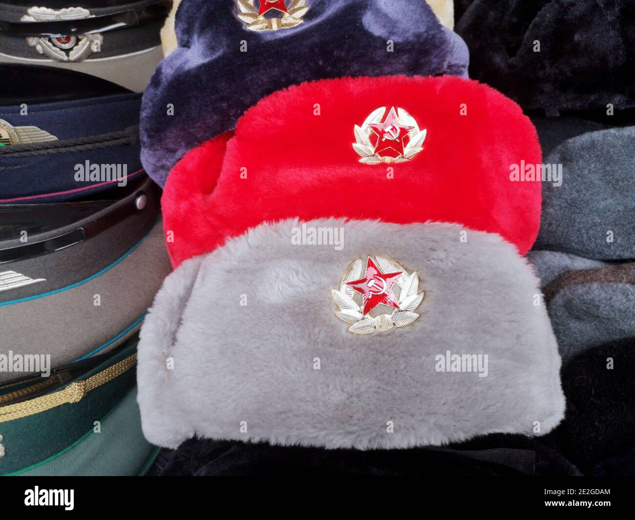 Black fur hats hi-res stock photography and images - Alamy
