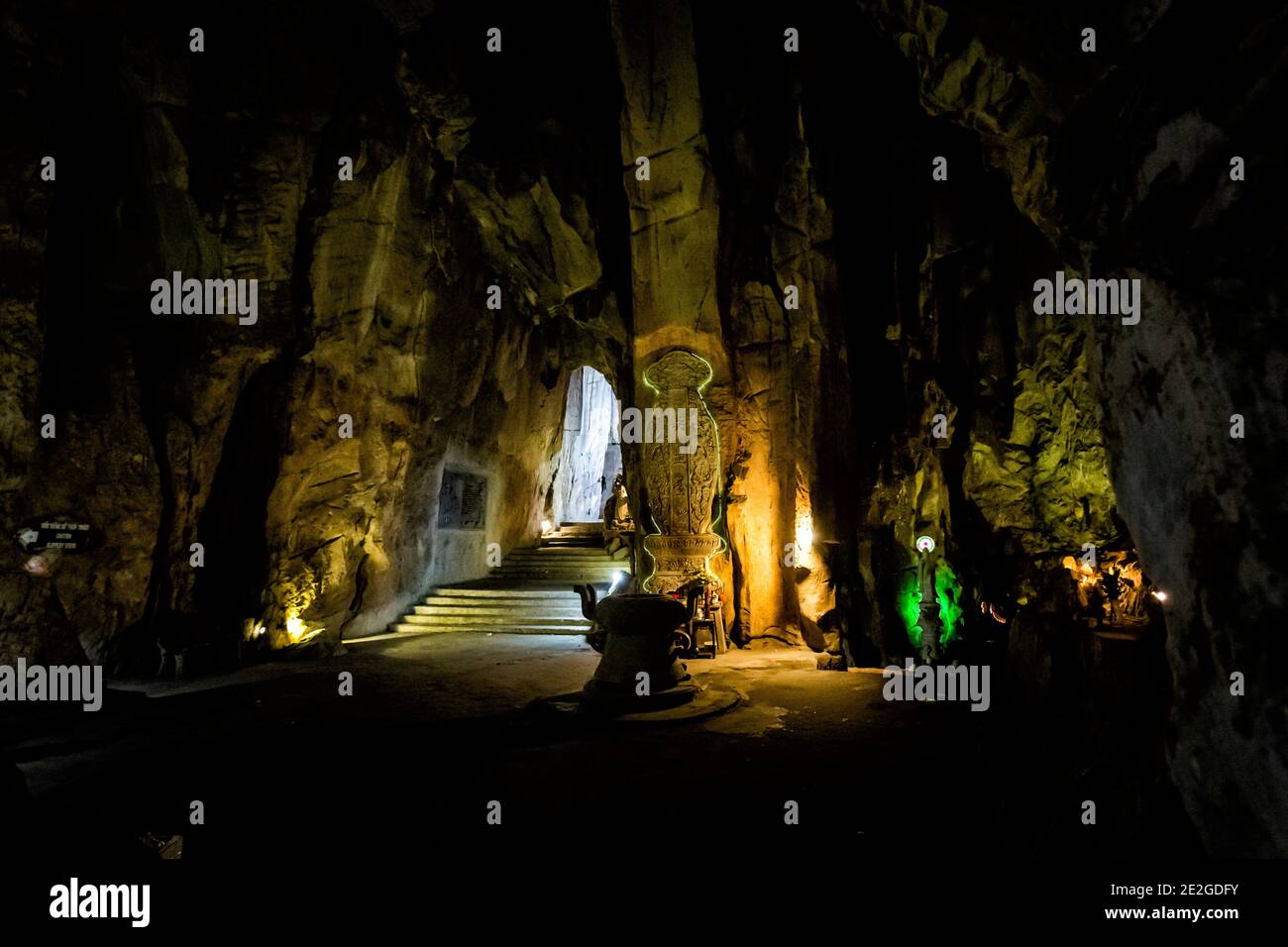 Beautiful sacred Am Phu Cave in Marble mountains, Danang, Vietnam ...