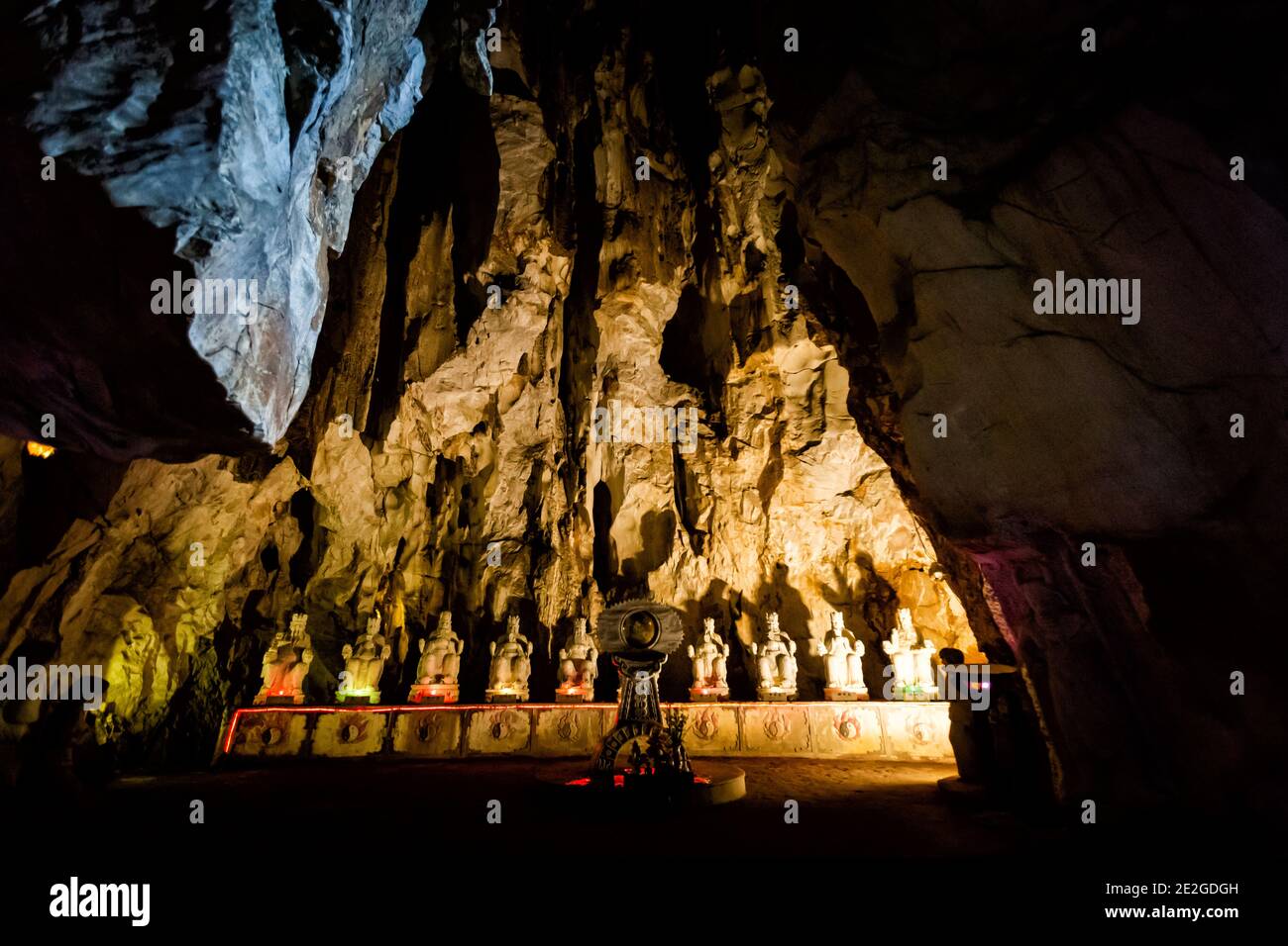 Beautiful sacred Am Phu Cave in Marble mountains, Danang, Vietnam ...