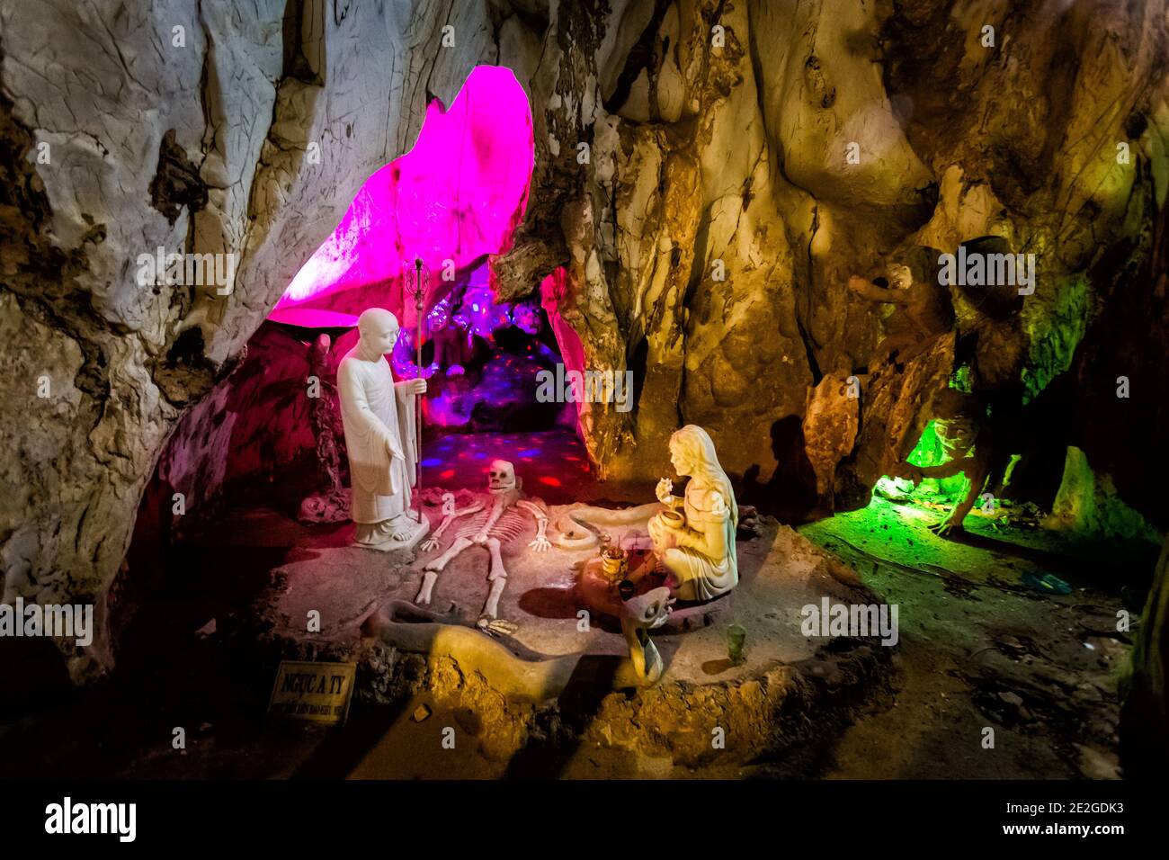 Beautiful sacred Am Phu Cave in Marble mountains, Danang, Vietnam ...