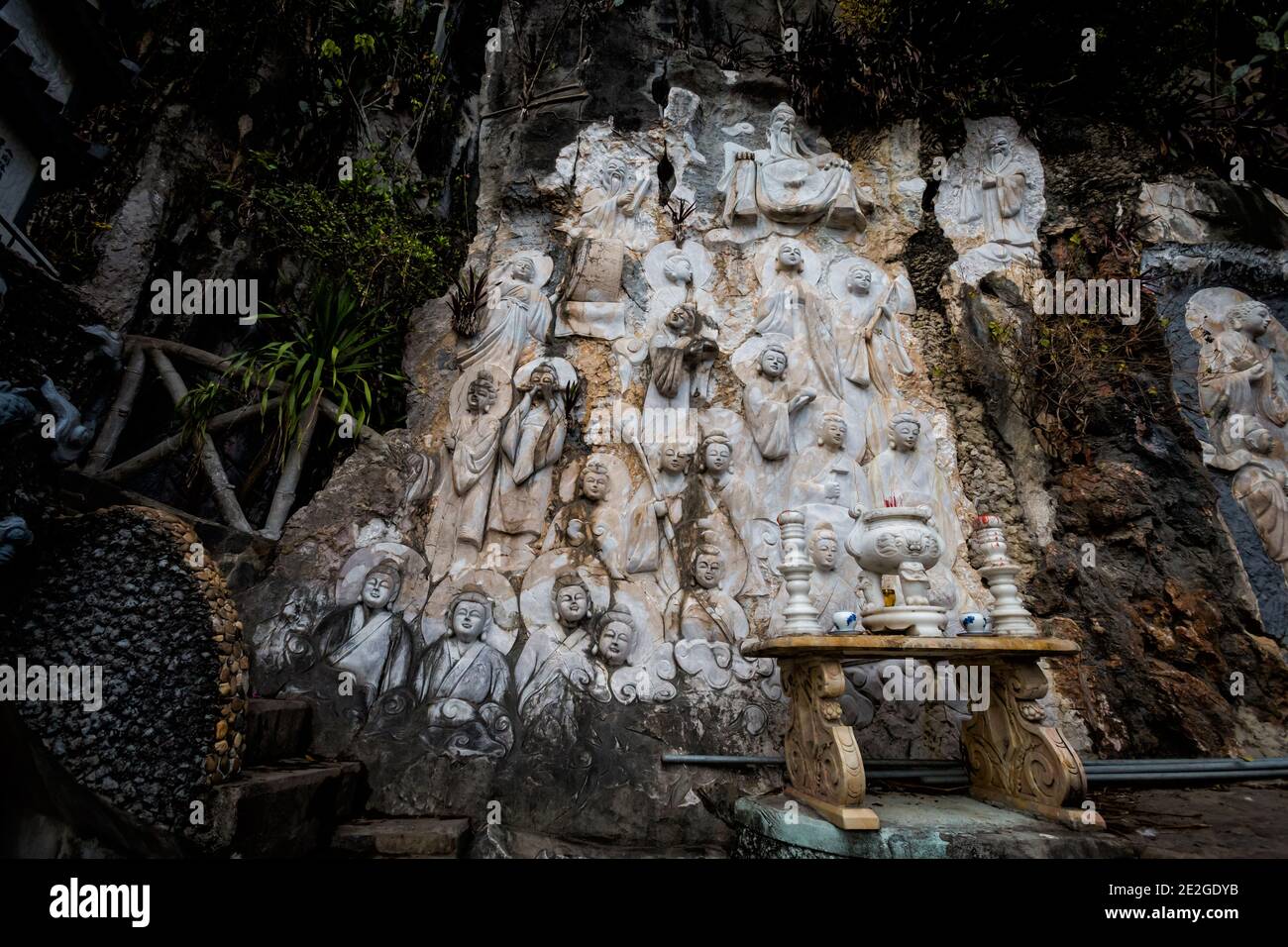 Beautiful sacred Am Phu Cave in Marble mountains, Danang, Vietnam ...