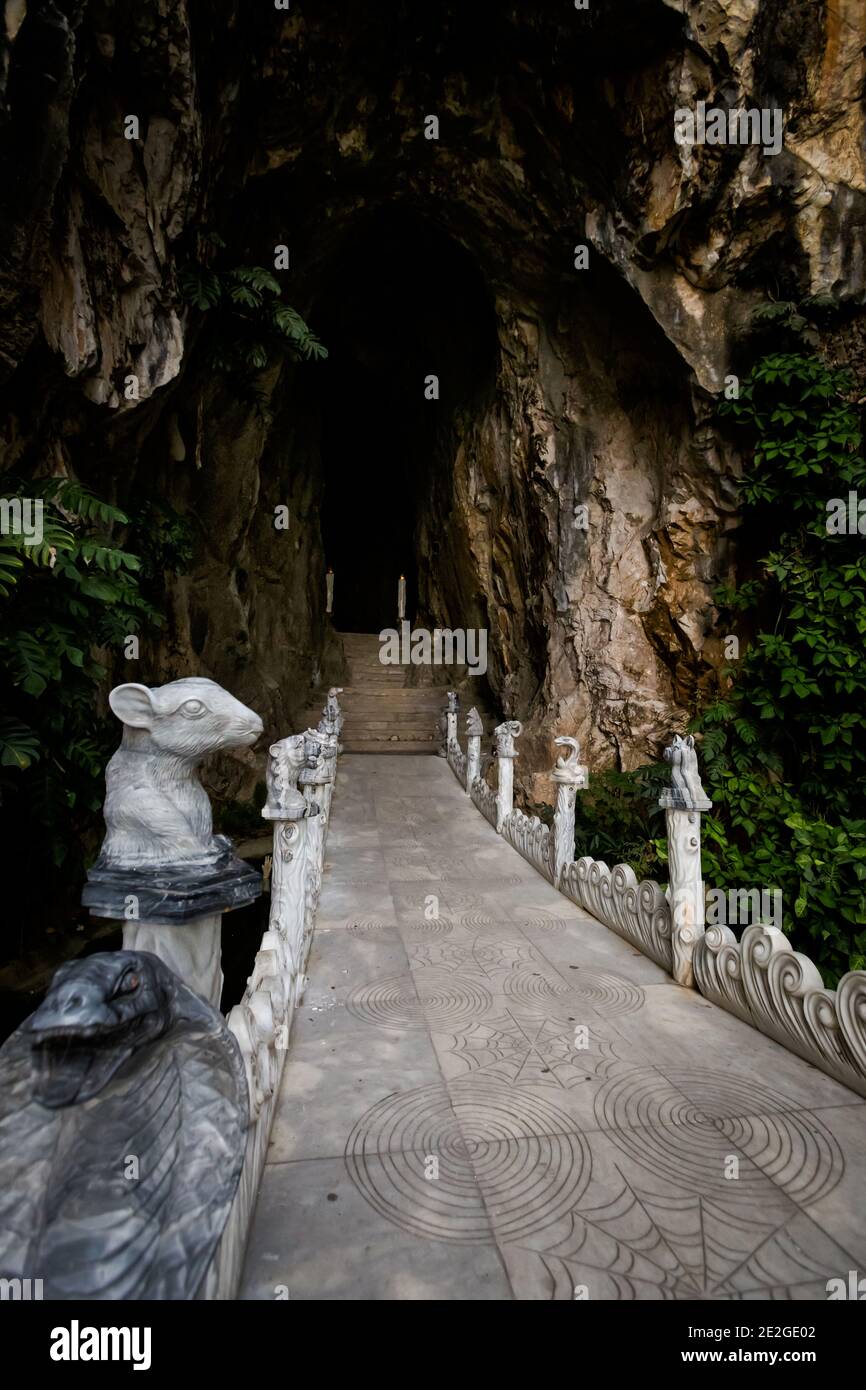 Beautiful sacred Am Phu Cave in Marble mountains, Danang, Vietnam ...