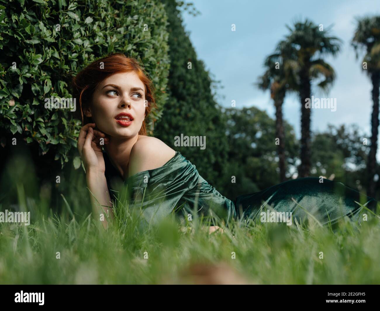 Glamor gown hi-res stock photography and images - Alamy