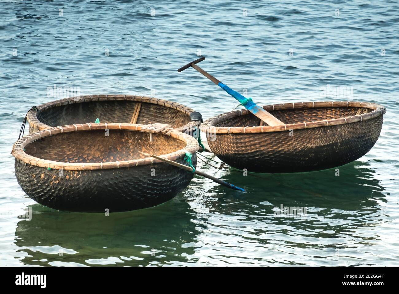 Round basket boats hi-res stock photography and images - Alamy