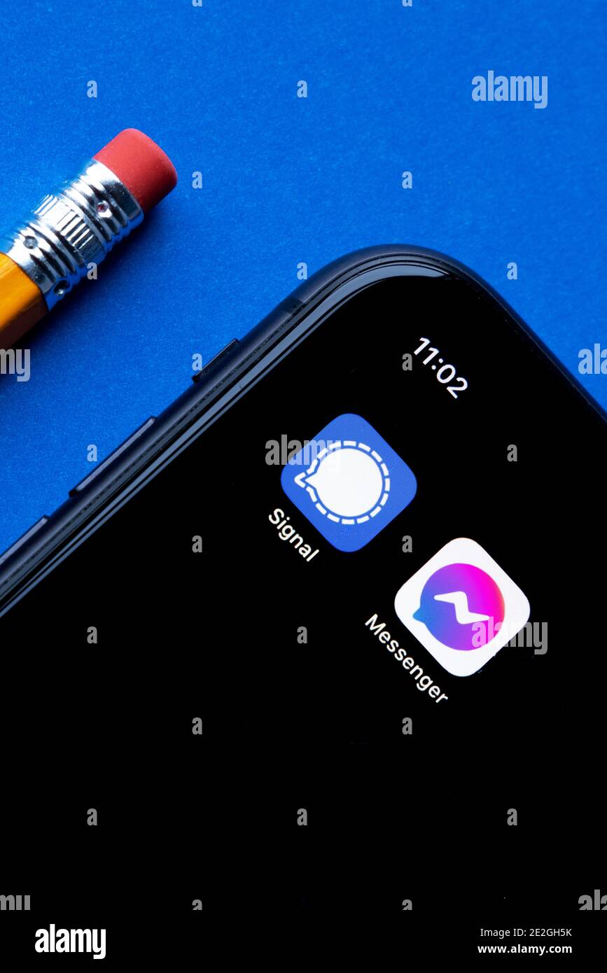 Facebook messenger new logo hi-res stock photography and images - Alamy