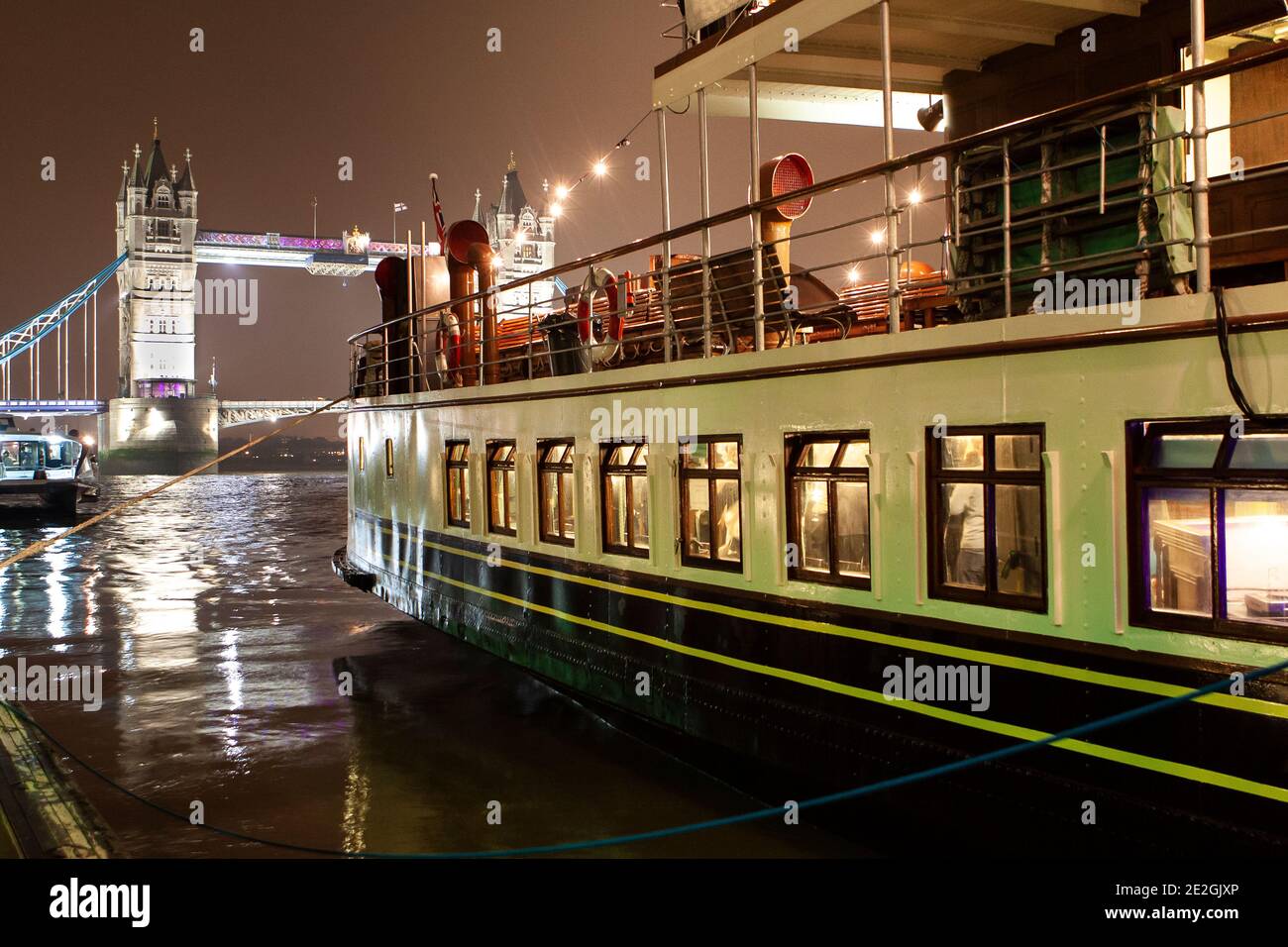 Thames paddle steamer boat hi-res stock photography and images - Alamy
