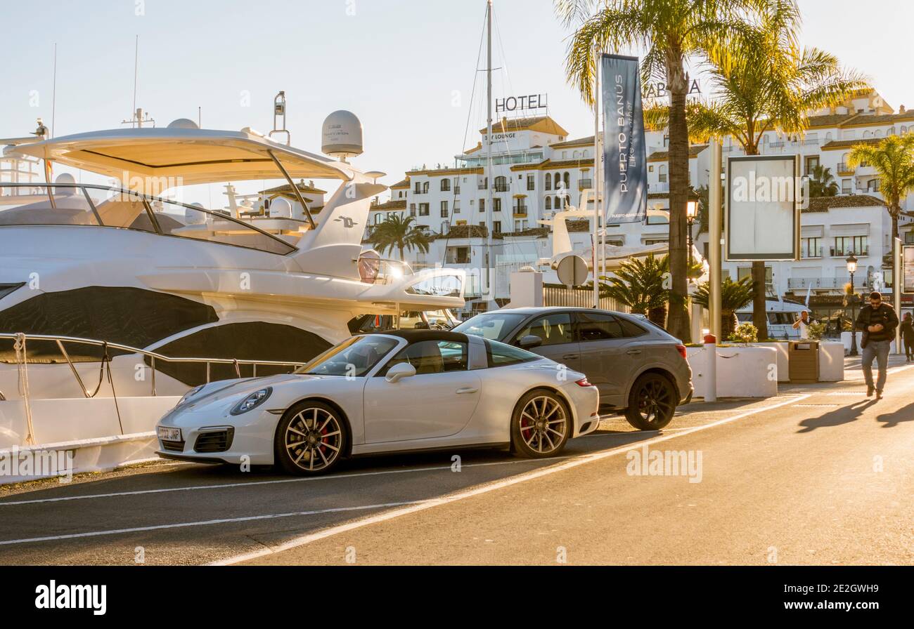 Luxury cars hi-res stock photography and images - Alamy