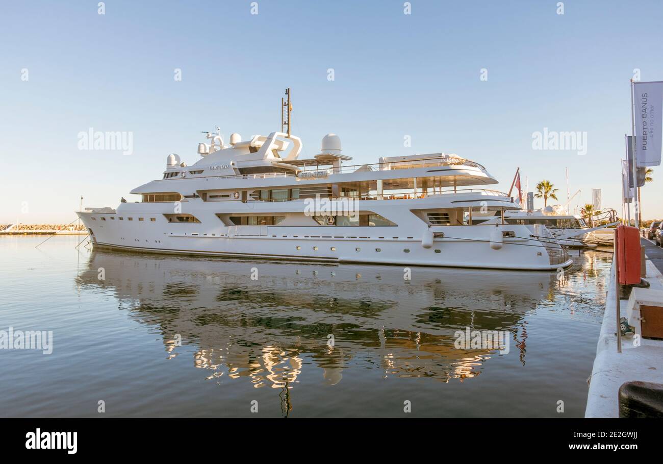 Yacht quay hi-res stock photography and images - Alamy