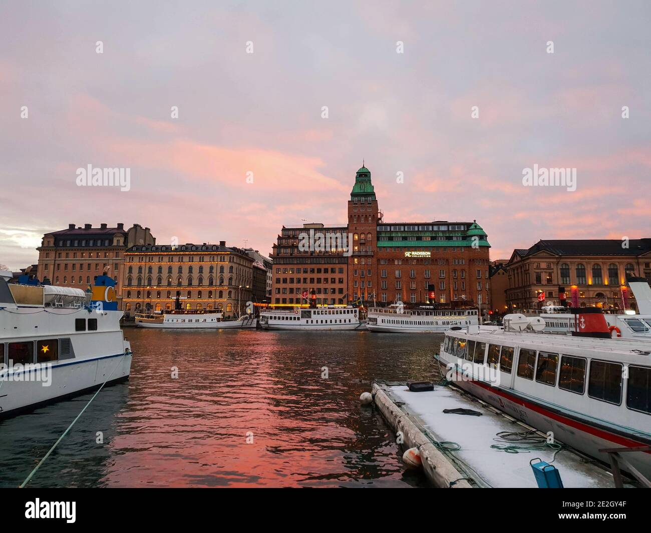 Pink buildings stockholm hi-res stock photography and images - Alamy