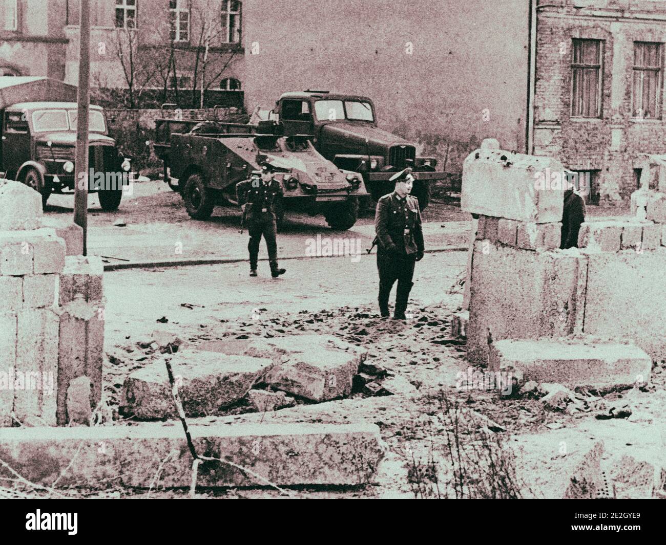 1960s berlin wall hi-res stock photography and images - Alamy