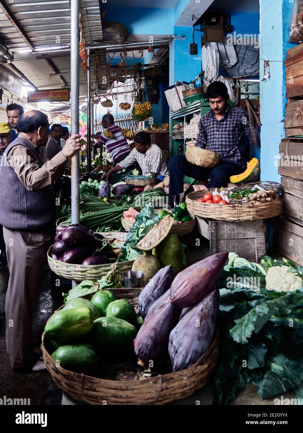 Overcrowding city india hi-res stock photography and images - Alamy