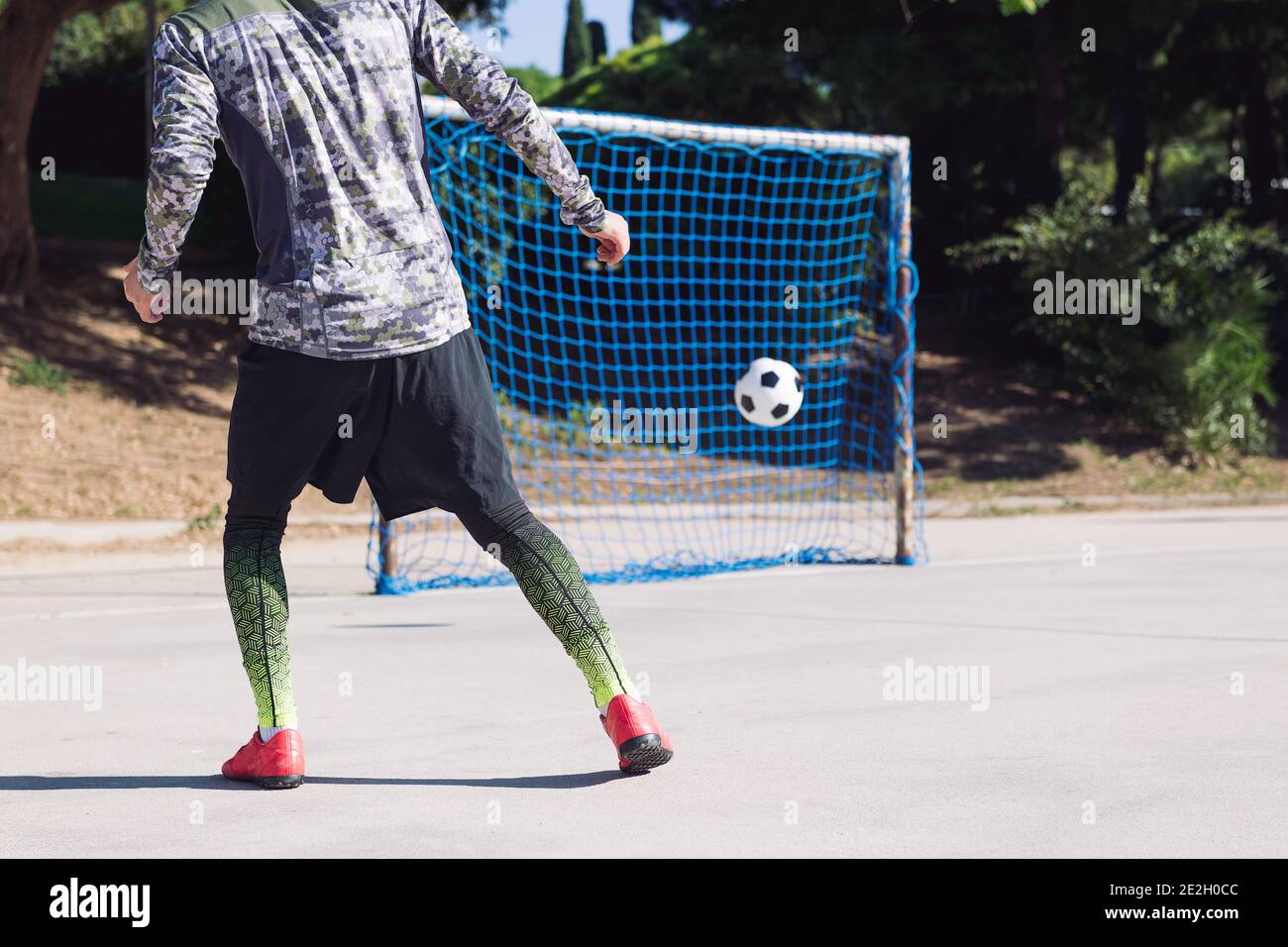 Action kicking scoring score goal hi-res stock photography and images ...