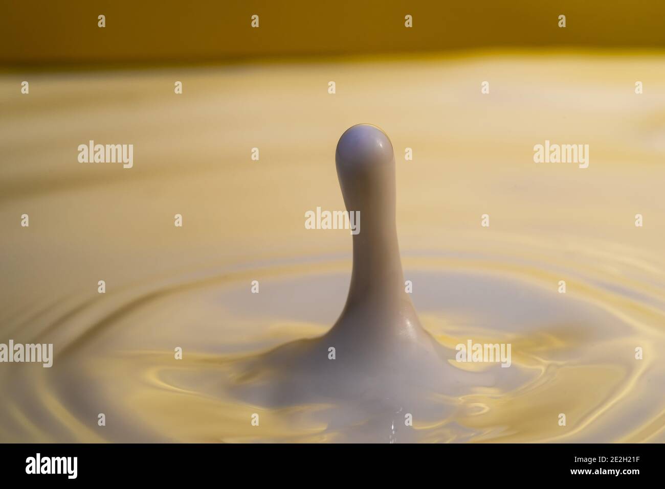 Tropfen spritzen hi-res stock photography and images - Alamy