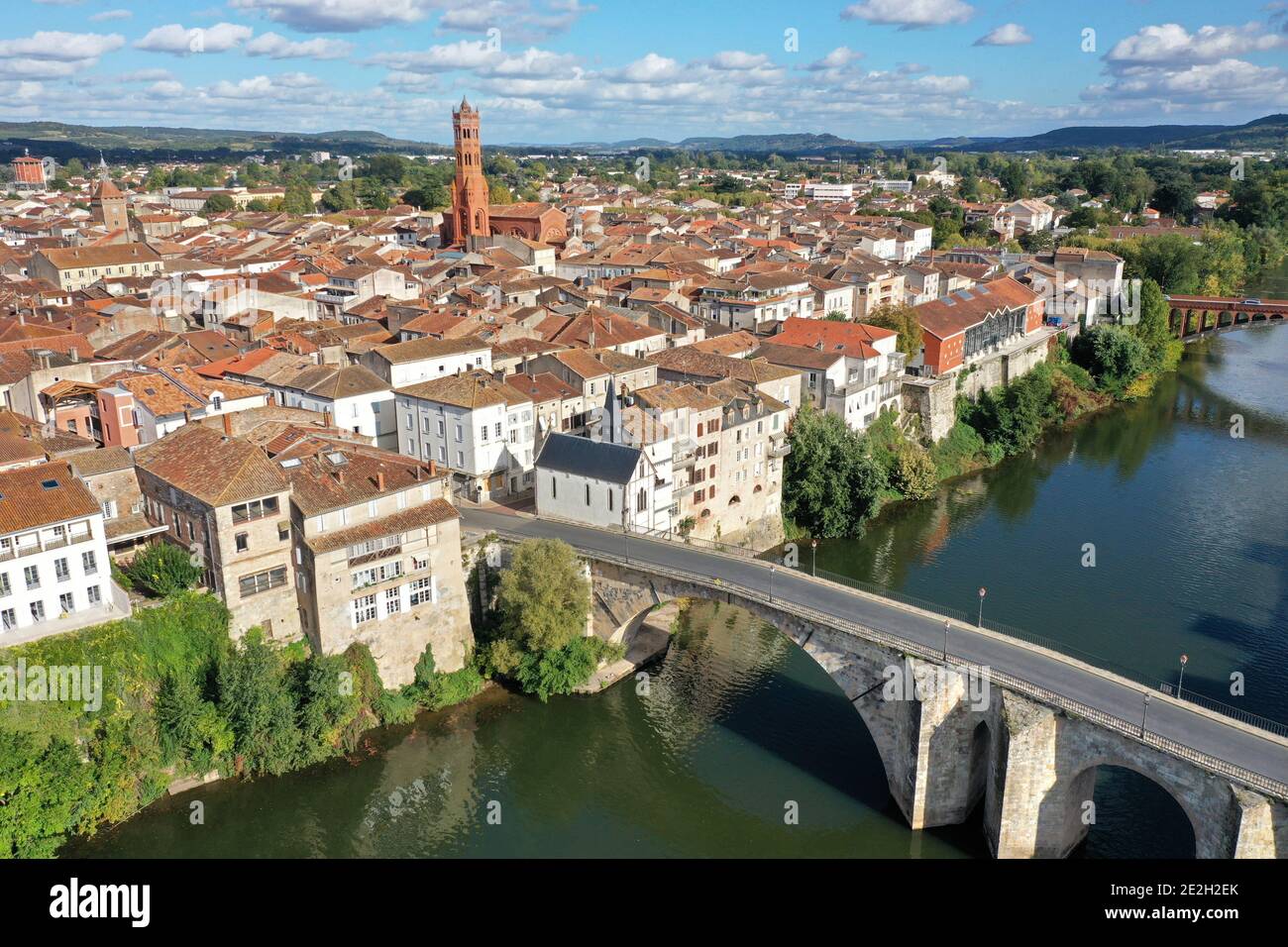 Villeneuve-sur-Lot (south-eastern France): aerial view of the city, old ...