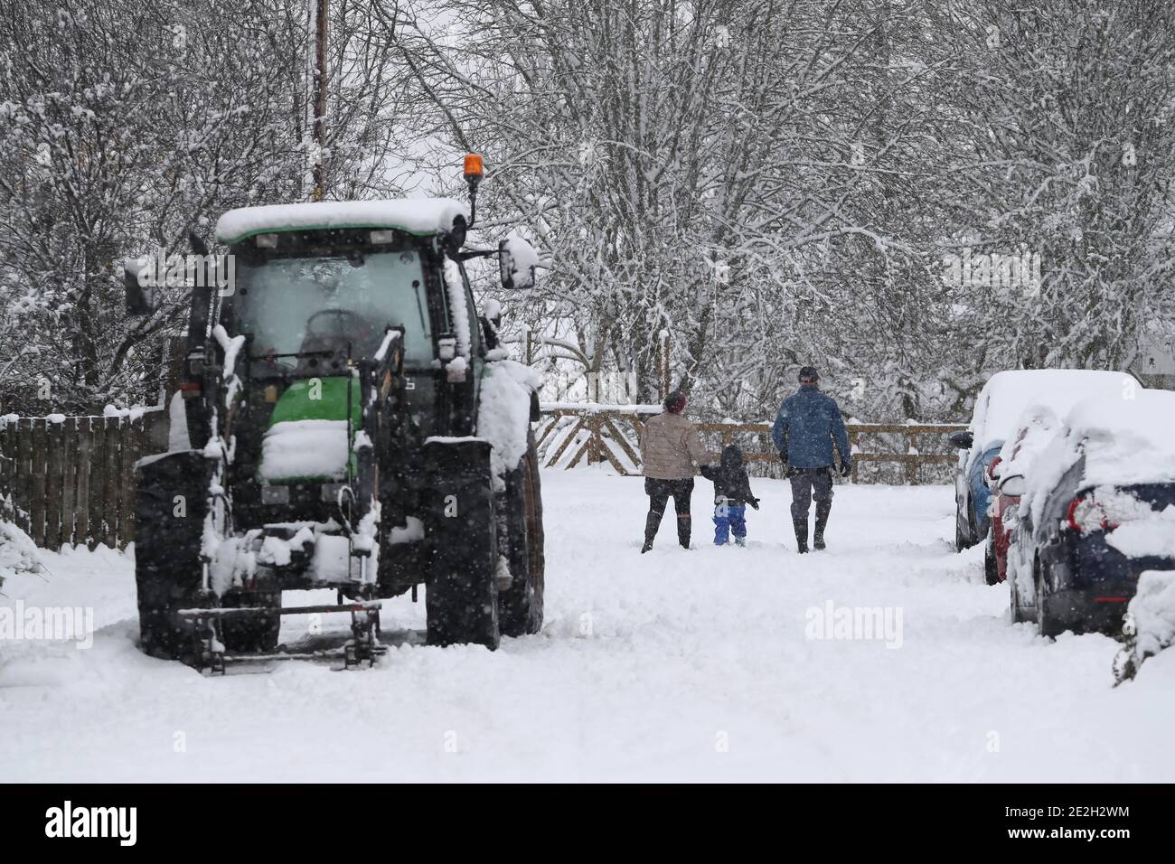 People in the snow in Braco, near Dunblane in Scotland Stock Photo - Alamy