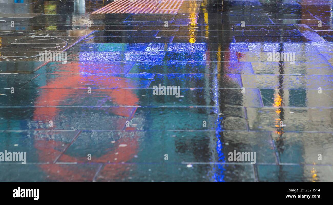 Drenched in water hi-res stock photography and images - Alamy