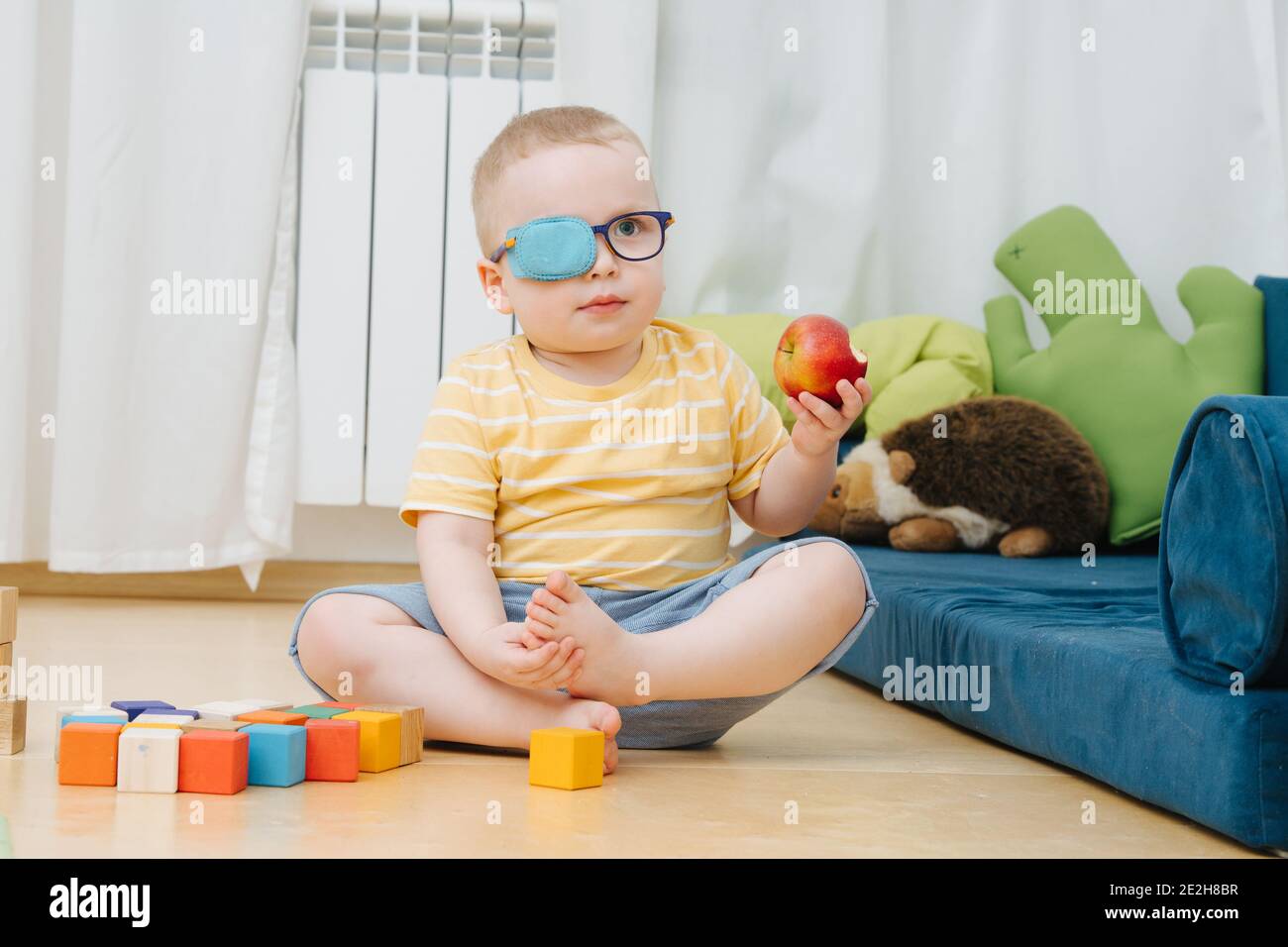 Lazy eye hi-res stock photography and images - Alamy