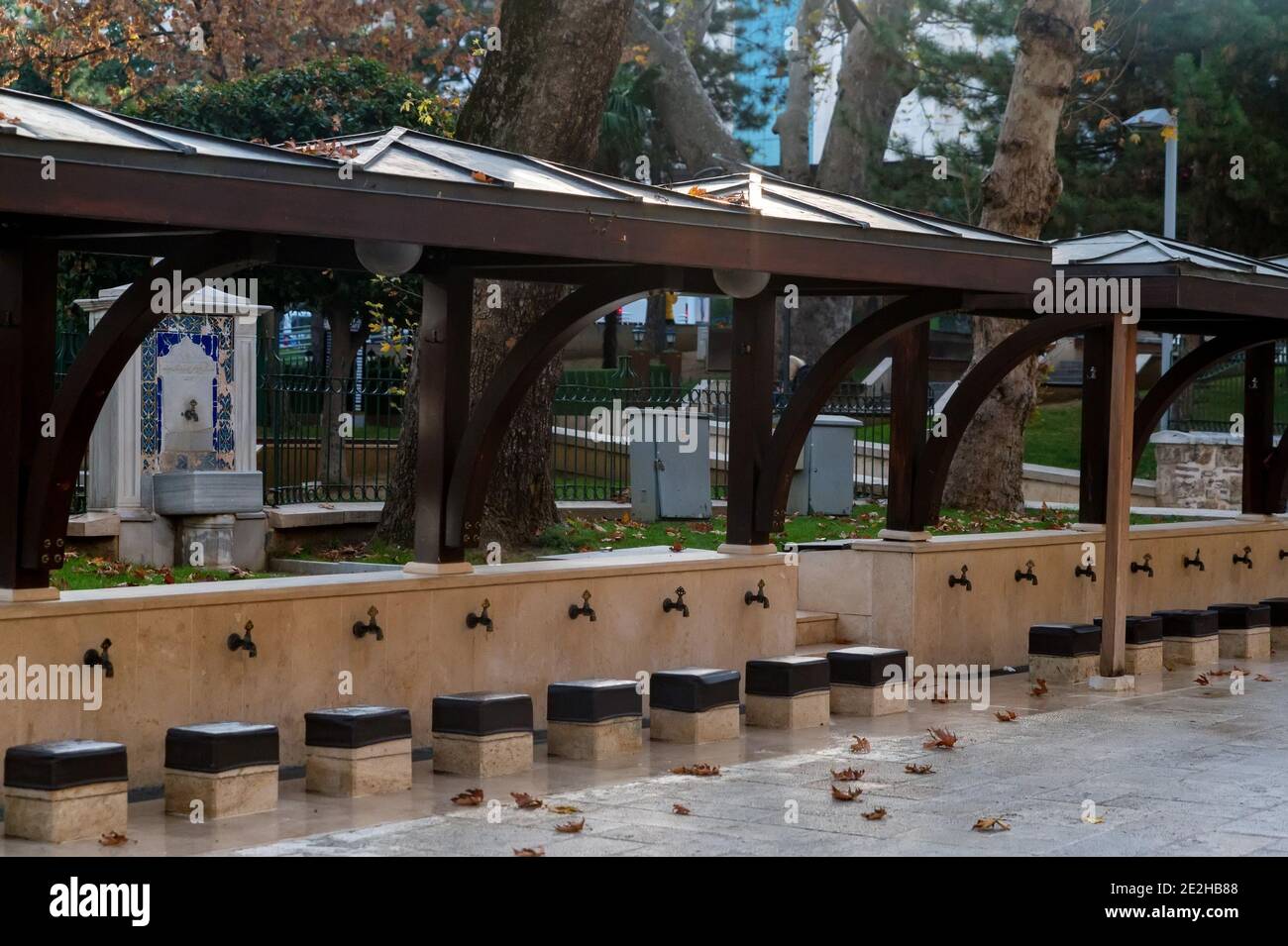 Outdoor faucet side view hi-res stock photography and images - Alamy