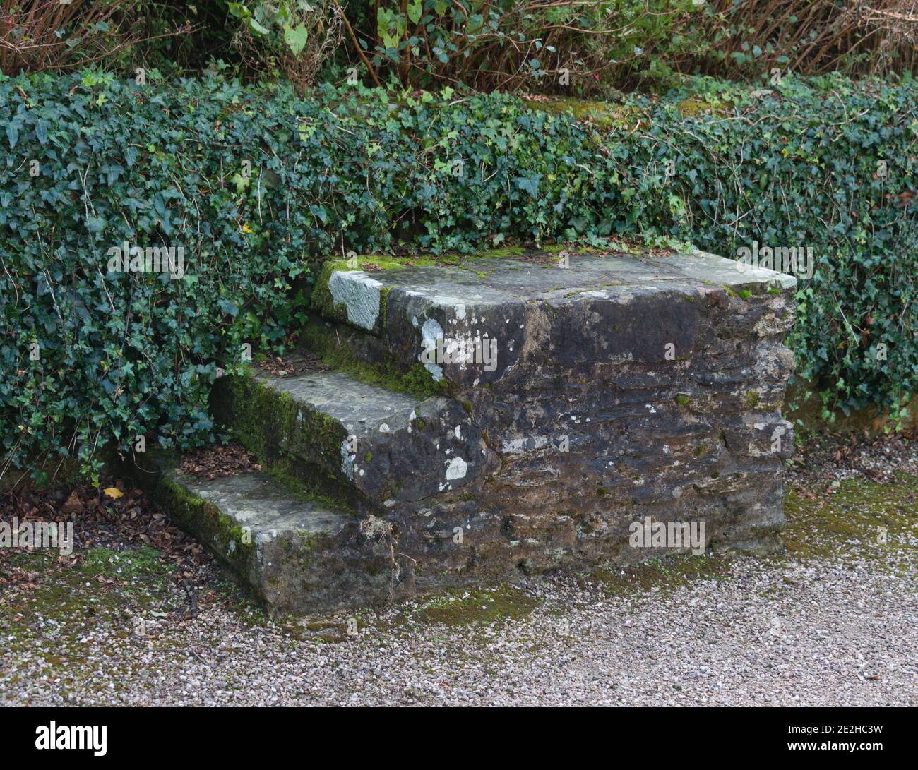 Equestrian mounting stone hi-res stock photography and images - Alamy