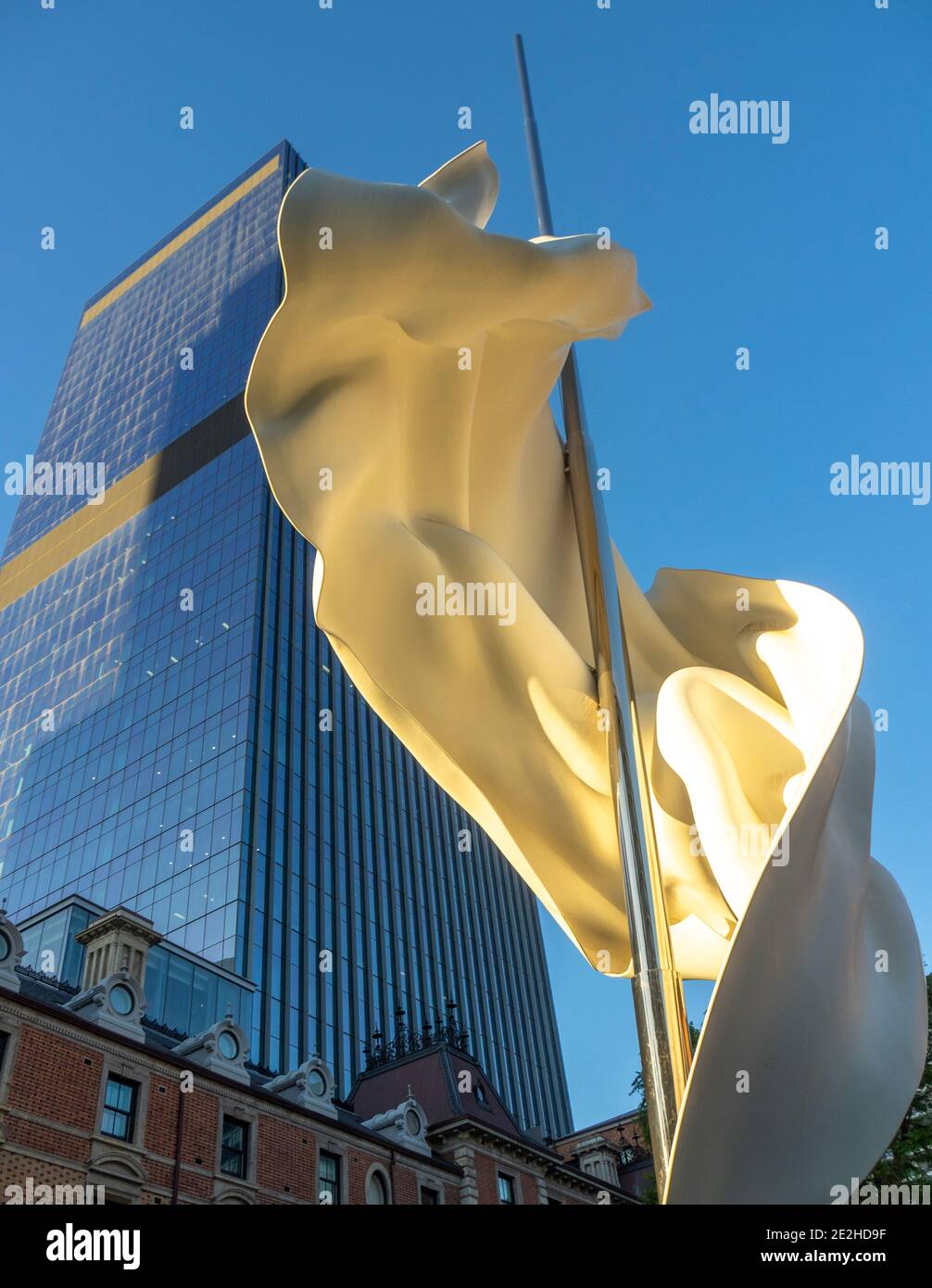 David Malcolm Justice Centre tower and sculpture Ascalon by artists ...