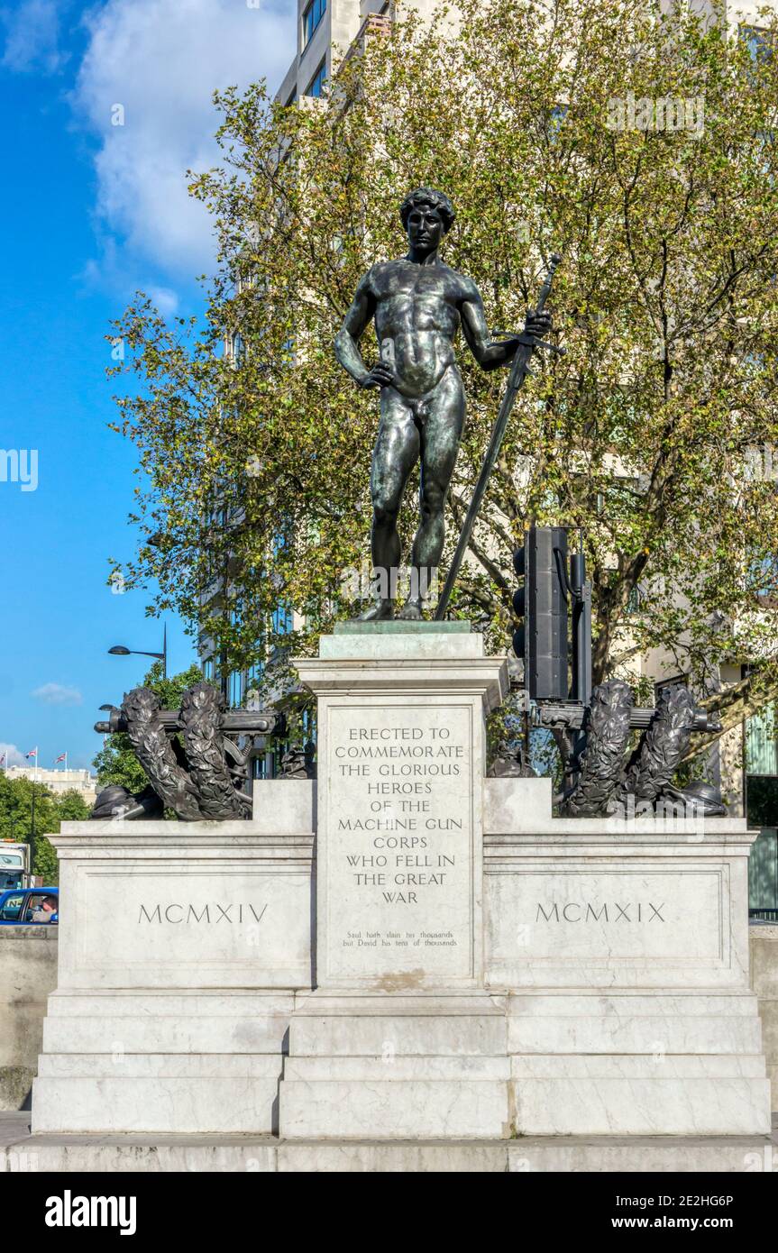 Machine gun corps statue hi-res stock photography and images - Alamy