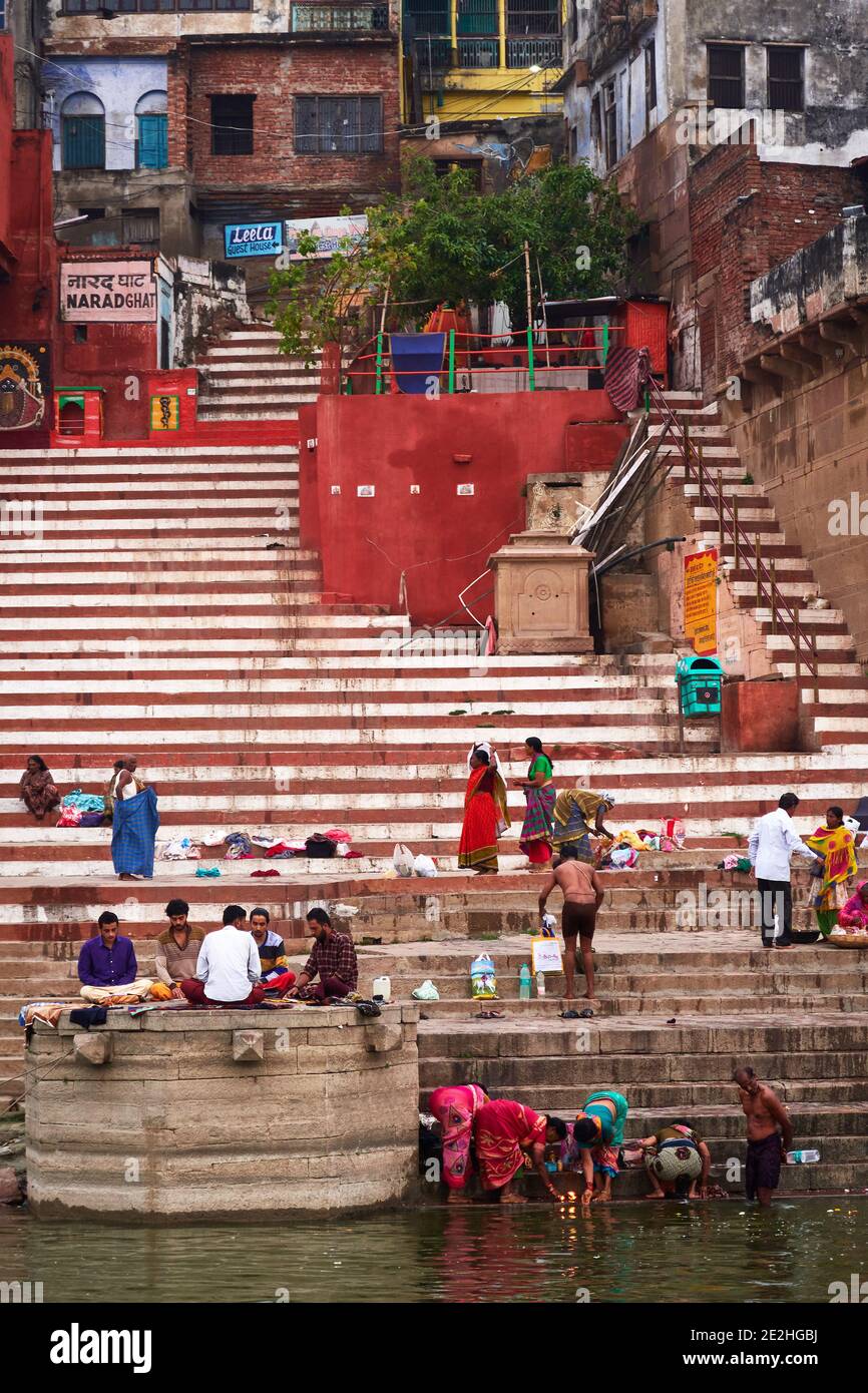 Varanasi (ex-Bénares), Uttar Pradesh, India. At the time of morning ...