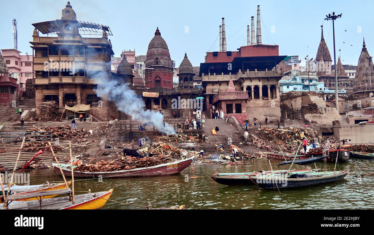 Varanasi, Uttar Pradesh, India.A dead body is lying on a stretcher on ...