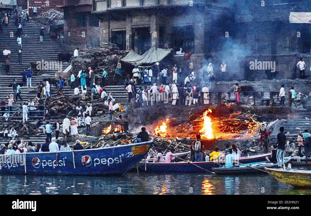 Dead humans hi-res stock photography and images - Alamy