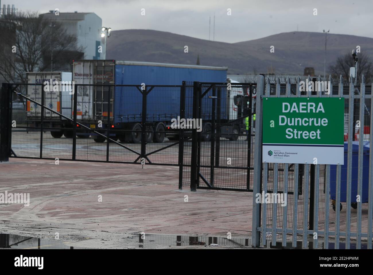 Ferries to and from northern ireland hi-res stock photography and ...