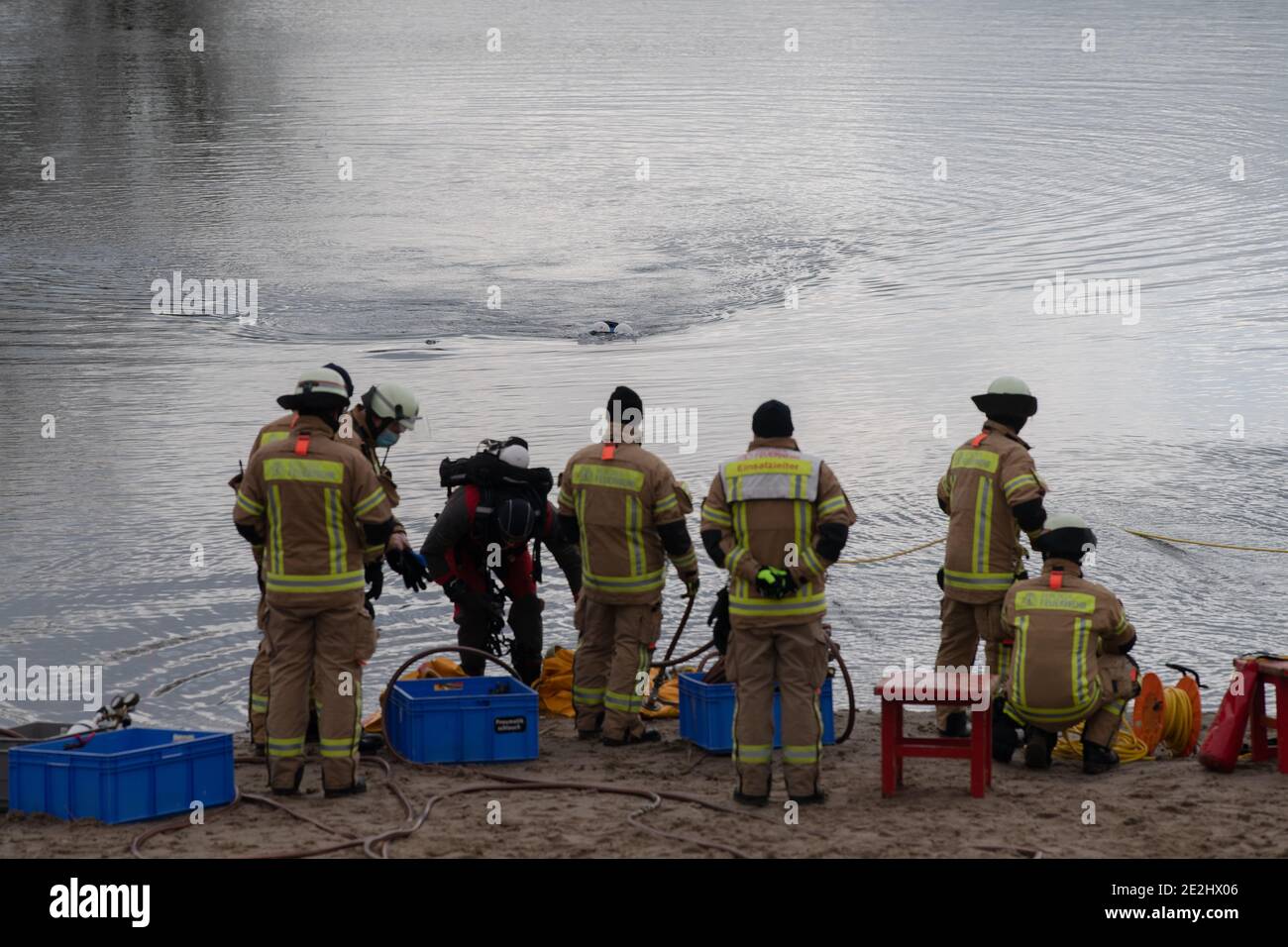 Berlin, Germany. 14th Jan, 2021. Members of the Berlin Fire Department ...