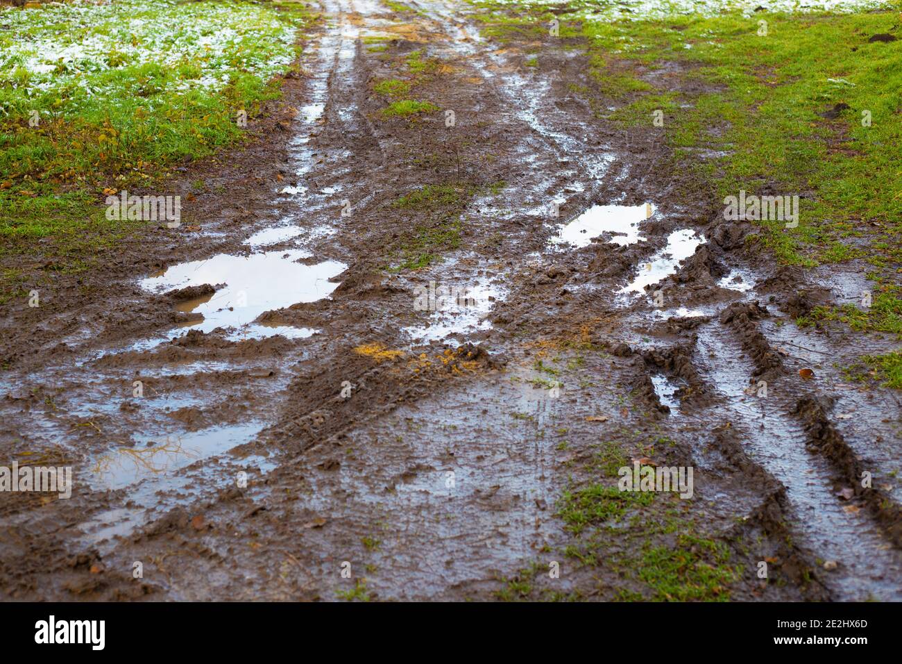 Road from car hi-res stock photography and images - Alamy